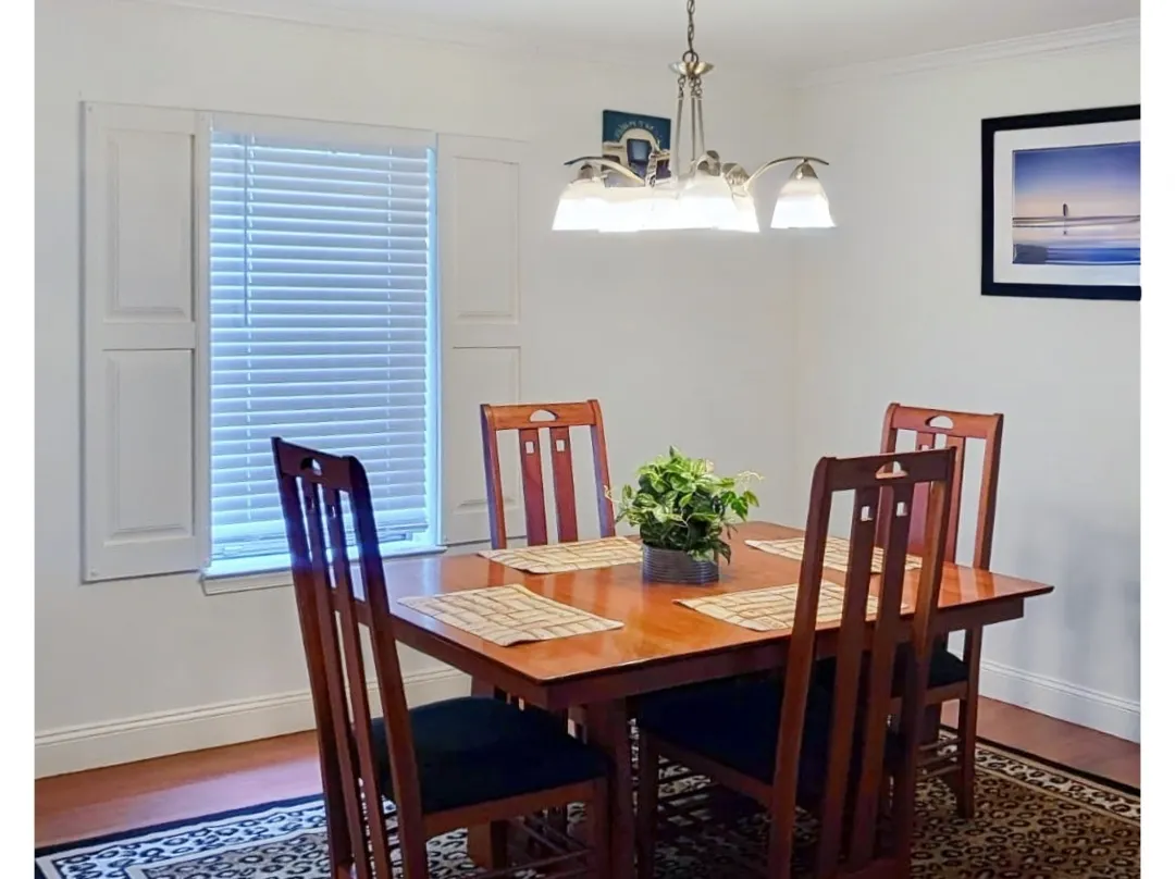 Majestic Private Room. - Alexandria, VA
