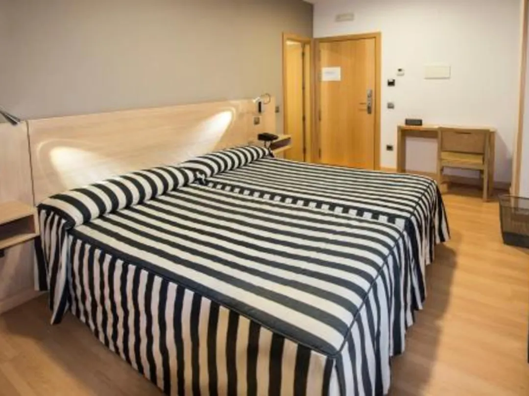 Hotel Puerta De La Santa - Ávila