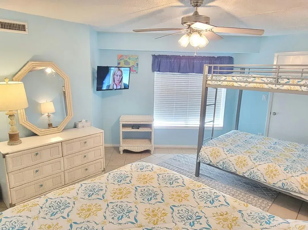 Direct Beachfront View And Gas Grill - Spacious Coastal Haven - Port Isabel, TX