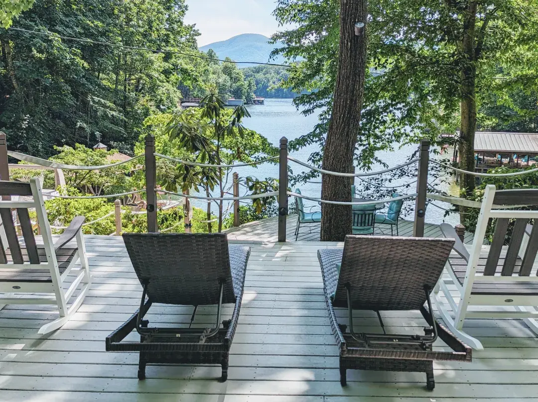 Charming Lakefront Retreat With Scenic Mountain Views - Cozy Escape - Lake Lure, NC