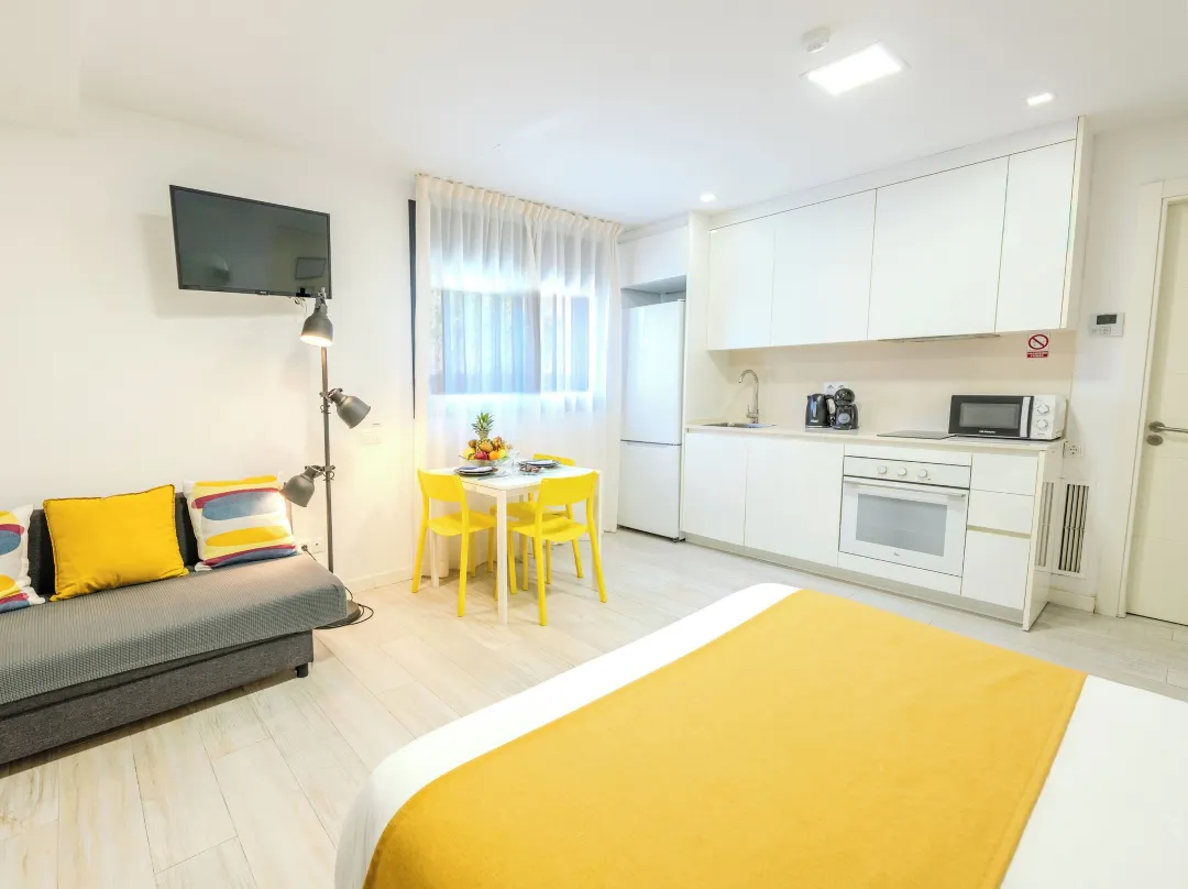 Castell Beach Aparthotel - 