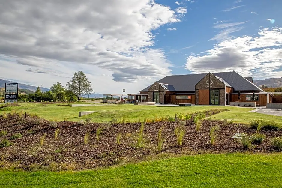 The Harvest Hotel - Southland