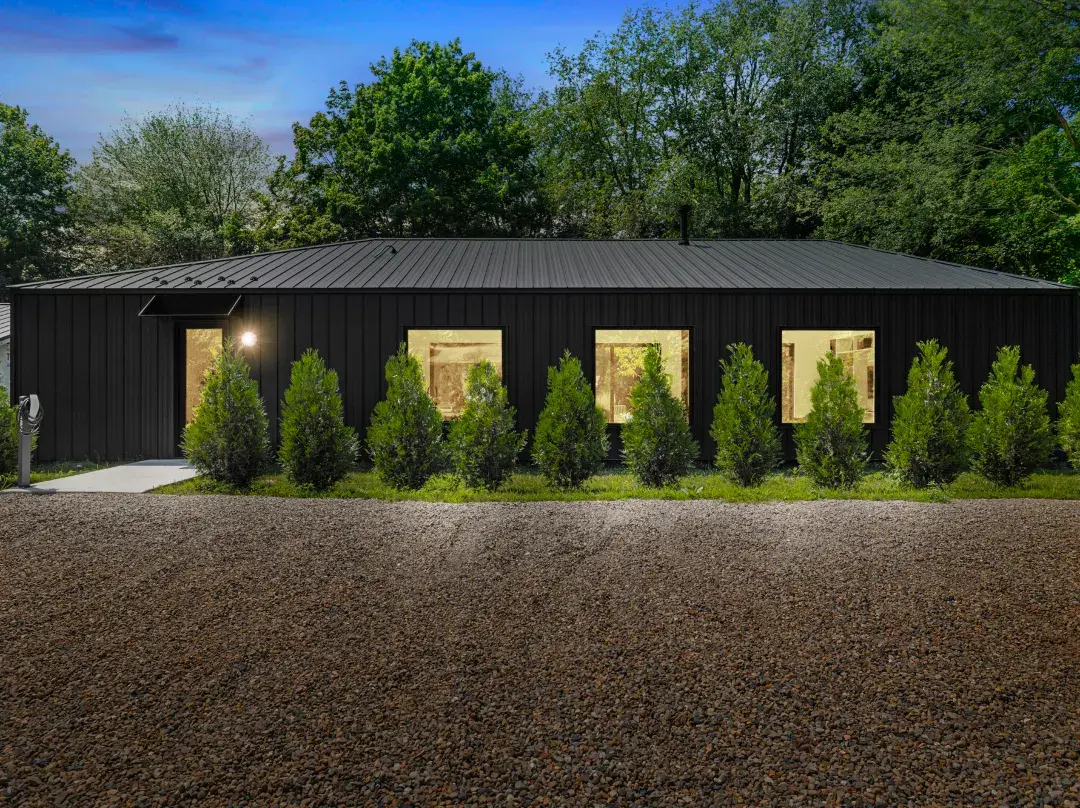 Sophisticated Design And Private Courtyard - Stunning Harbor Escape - Union Pier, MI