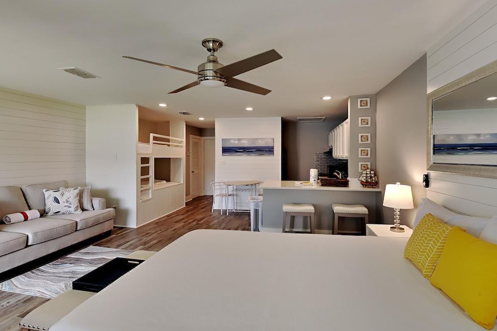 Sandpiper Cove By Southern Vacation Rentals - Destin, FL