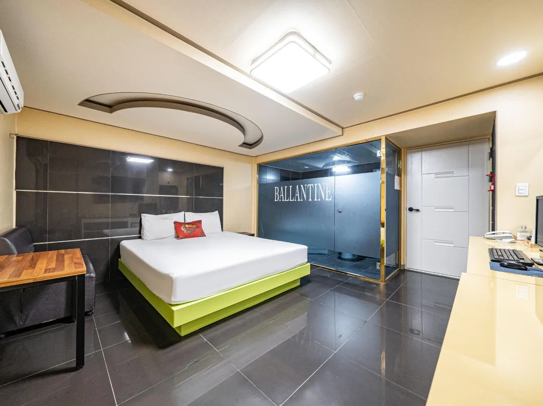 Denbasta Hotel Kyungnam University - 현동