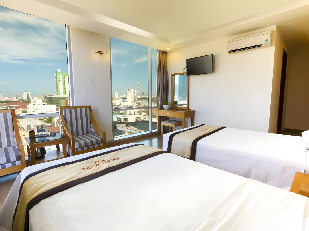 Nhat Linh Hotel & Suites Da Nang - Đà Nẵng