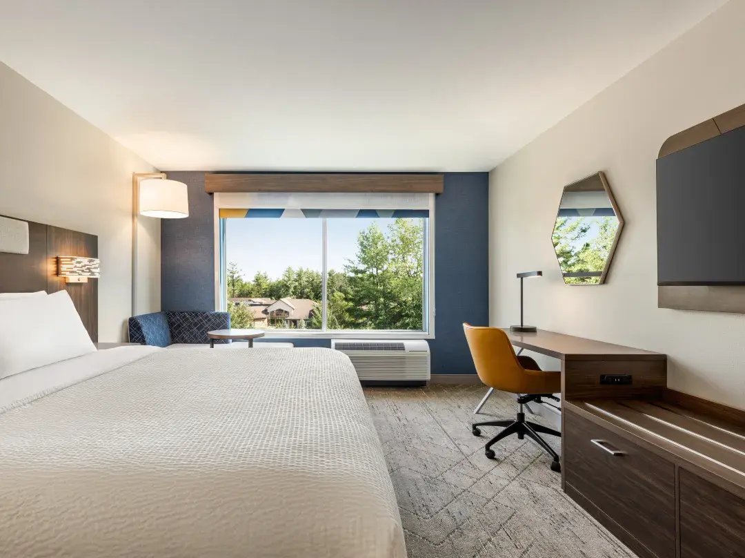 Holiday Inn Express & Suites Rhinelander - Rhinelander, WI