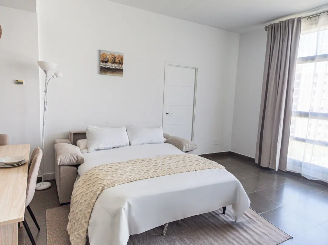 Maya Bay Suites - Alicante