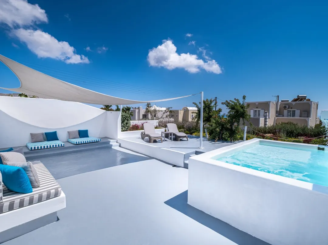 Majestic Sky Luxury Suites - Santorini