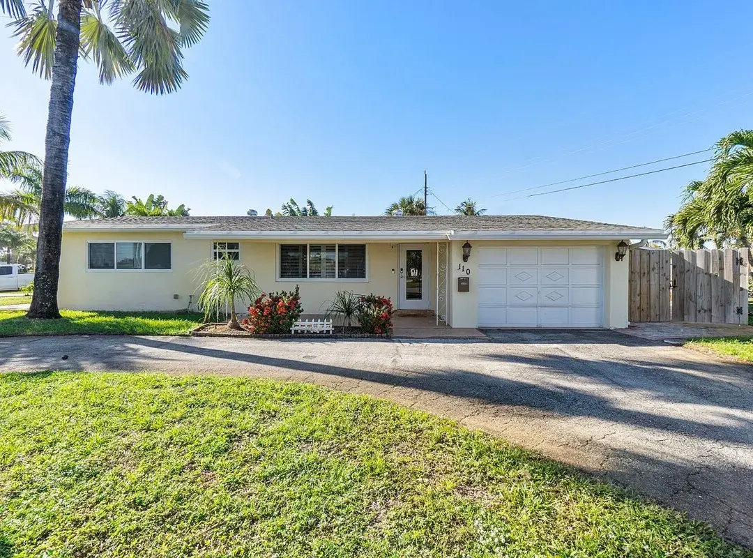 Tropical Oasis With Hot Tub And Pool Table - Charming Paradise Retreat - Deerfield Beach, FL