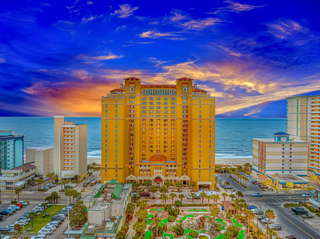 Oceanfront Views And Luxurious Amenities - Stunning Coastal Escape - Myrtle Beach