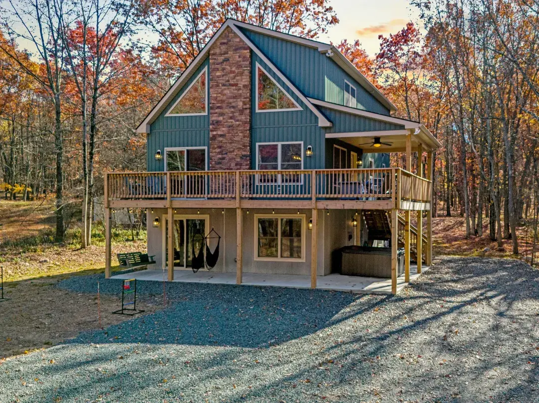 Hot Tub And Game Room Oasis - Stunning Mountain Retreat - Poconos, PA