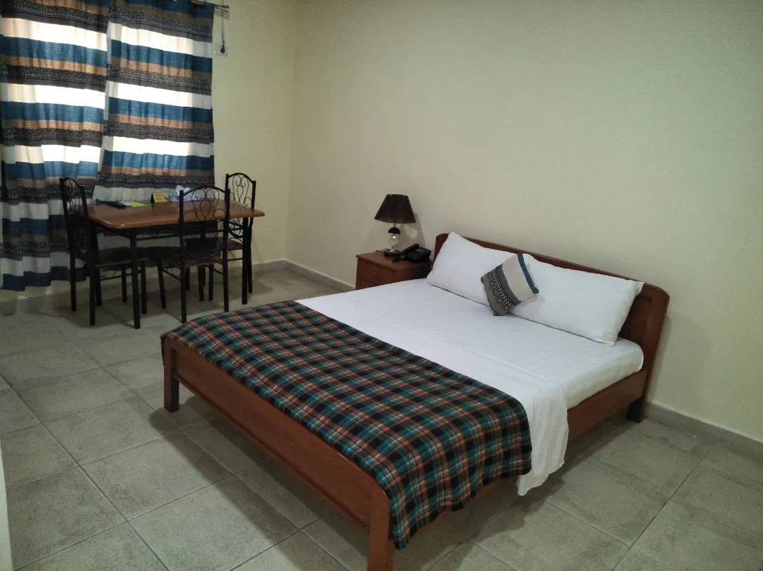 Diana Hotel - Monrovia
