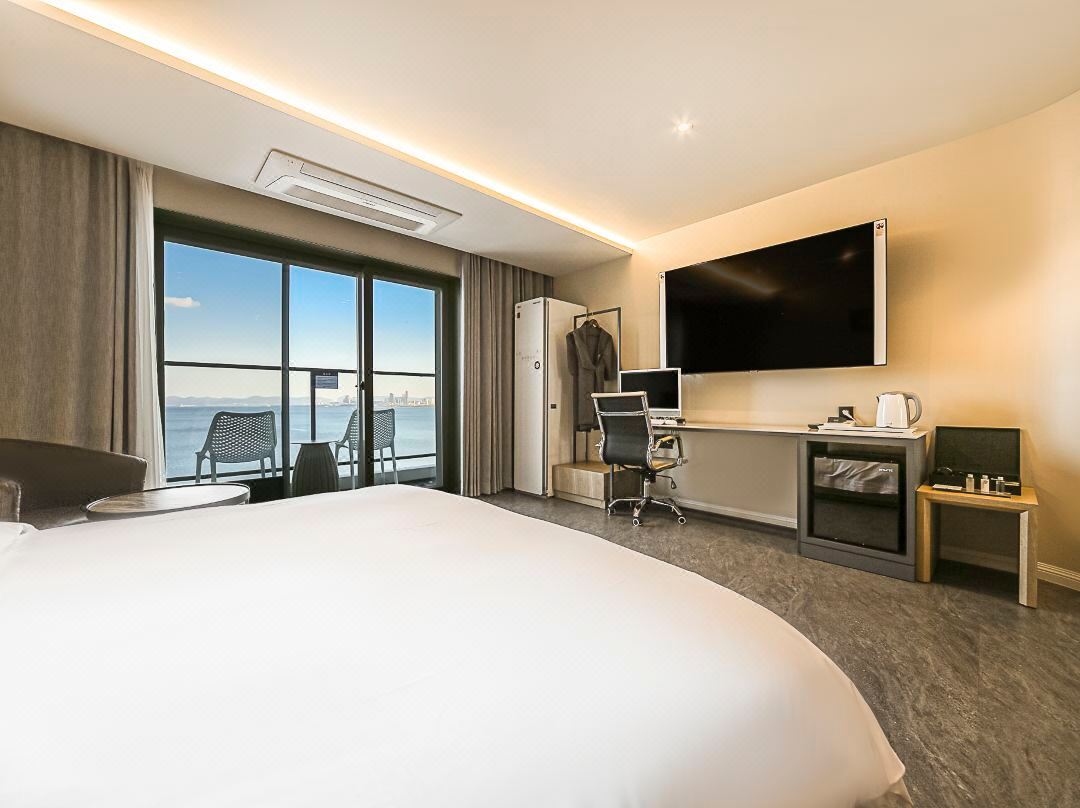 Pohang Youngildae Brown Dot - Pohang