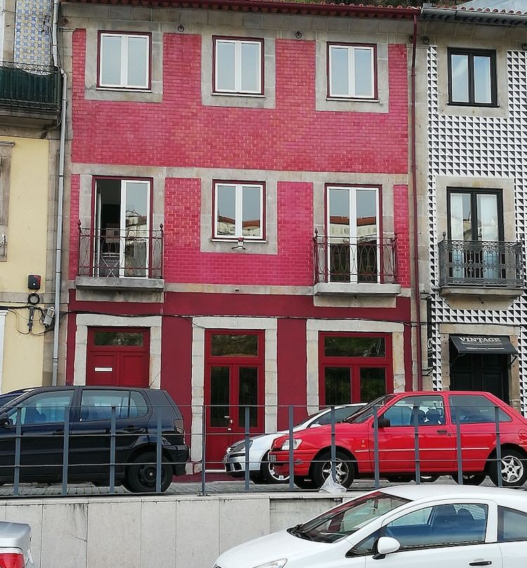 Red House By The River - Porto