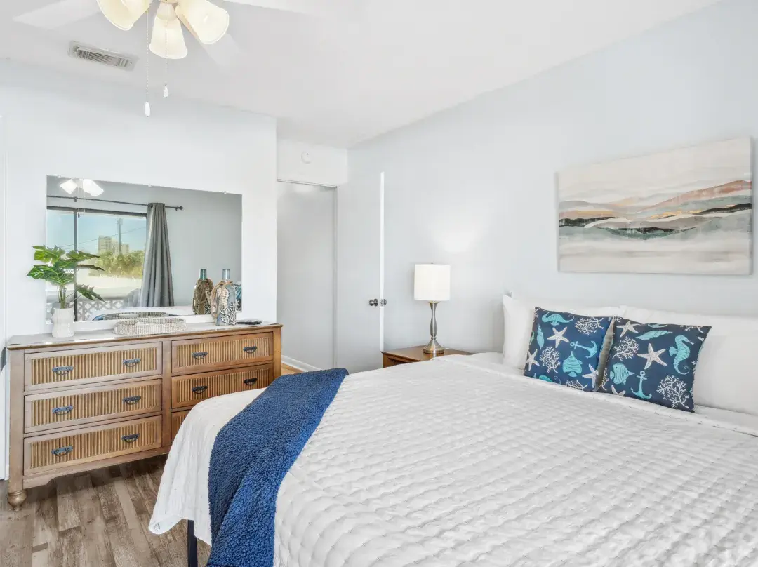 Spacious Patio And Steps To Beautiful Beaches - Charming Retreat - Panama City, FL