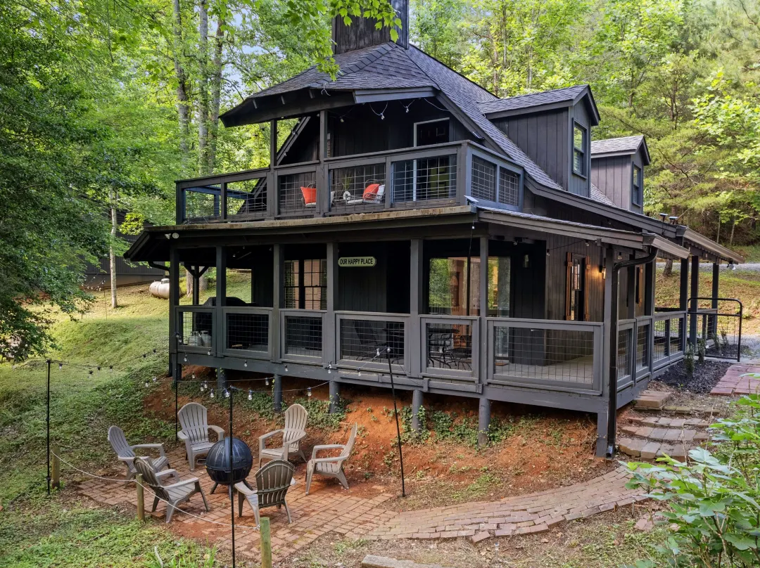 Creekside Deck And Stone Firepit Escape - Charming Rustic Cabin - Dahlonega, GA