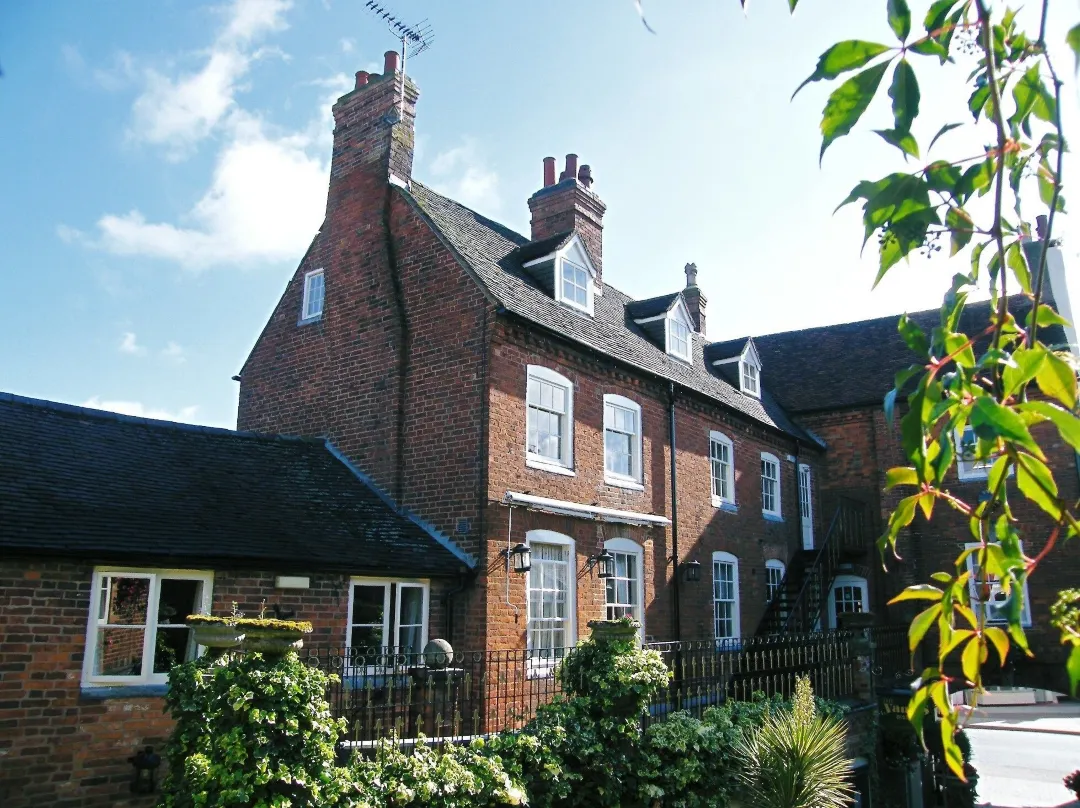 The Greyhound Coaching Inn - Northamptonshire