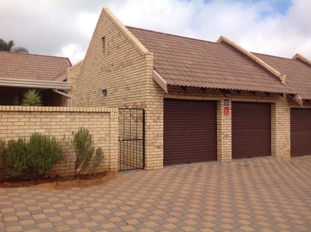 Fully Furnished Pentagon Park - Bloemfontein