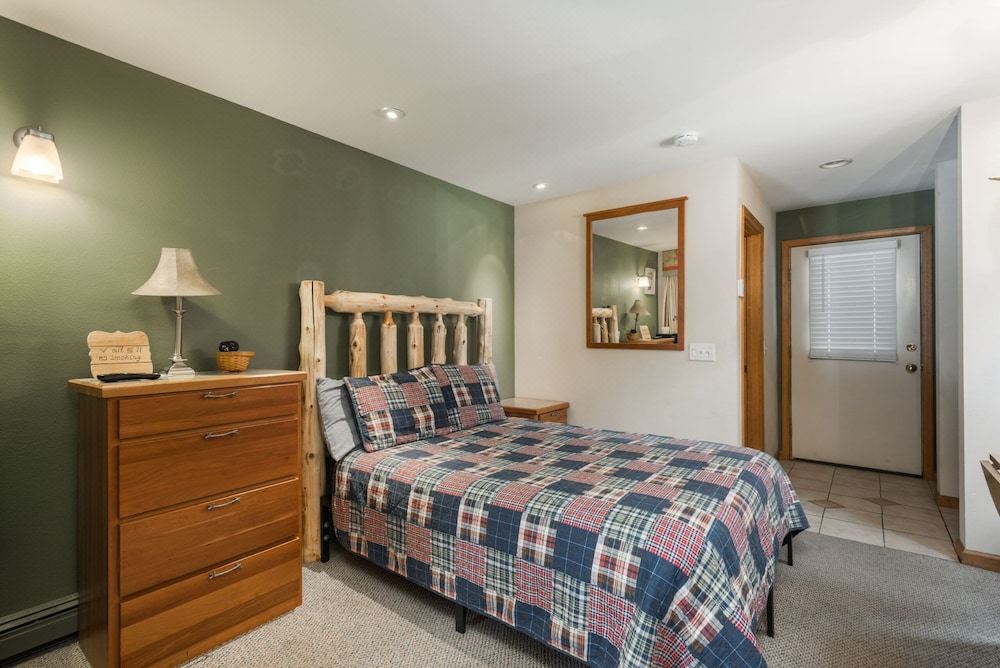 Ponderosa Lodge - Estes Park, CO