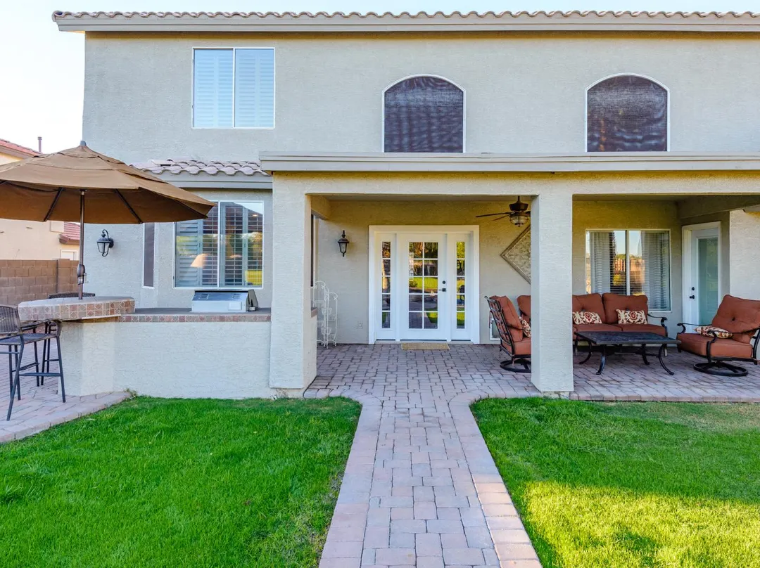 Heated Pool And Golf Course Views - Stunning Modern Retreat - Queen Creek, AZ