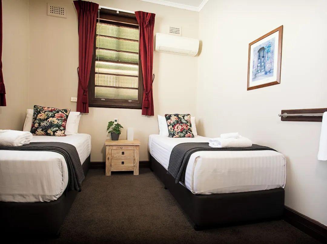Esk Grand Hotel - Esk