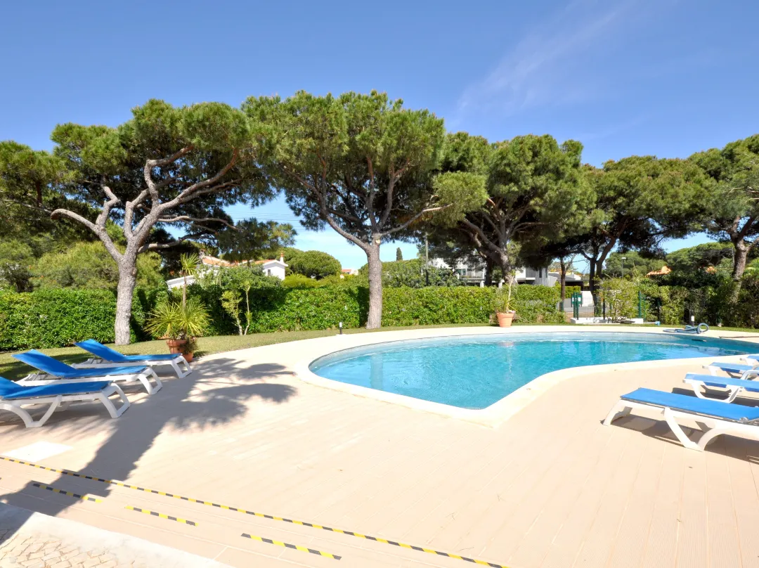 Close To Beaches And All Amenities, Private Pool, Free Ac And Wifi - Quarteira