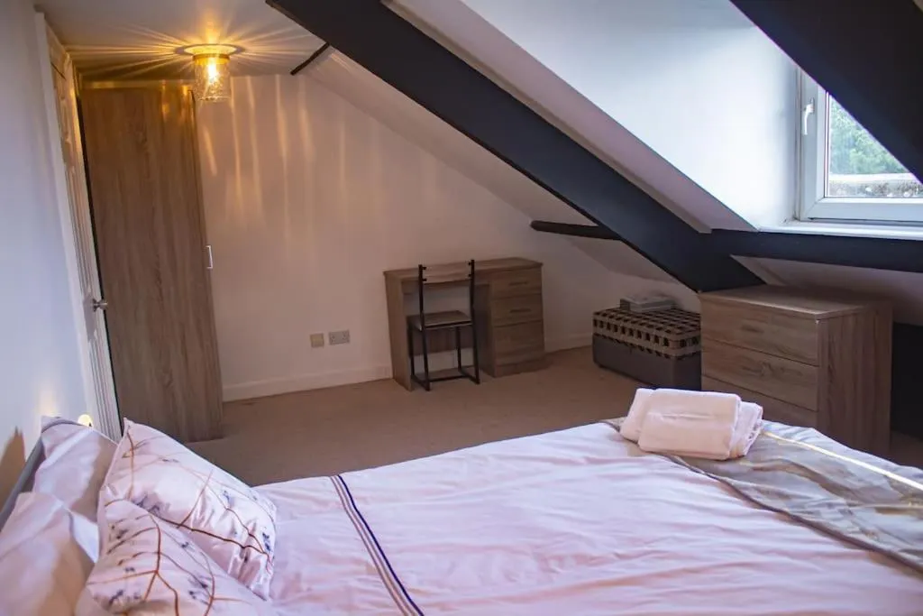 Private Parking, Urban Comfort & City Haven - Plymouth