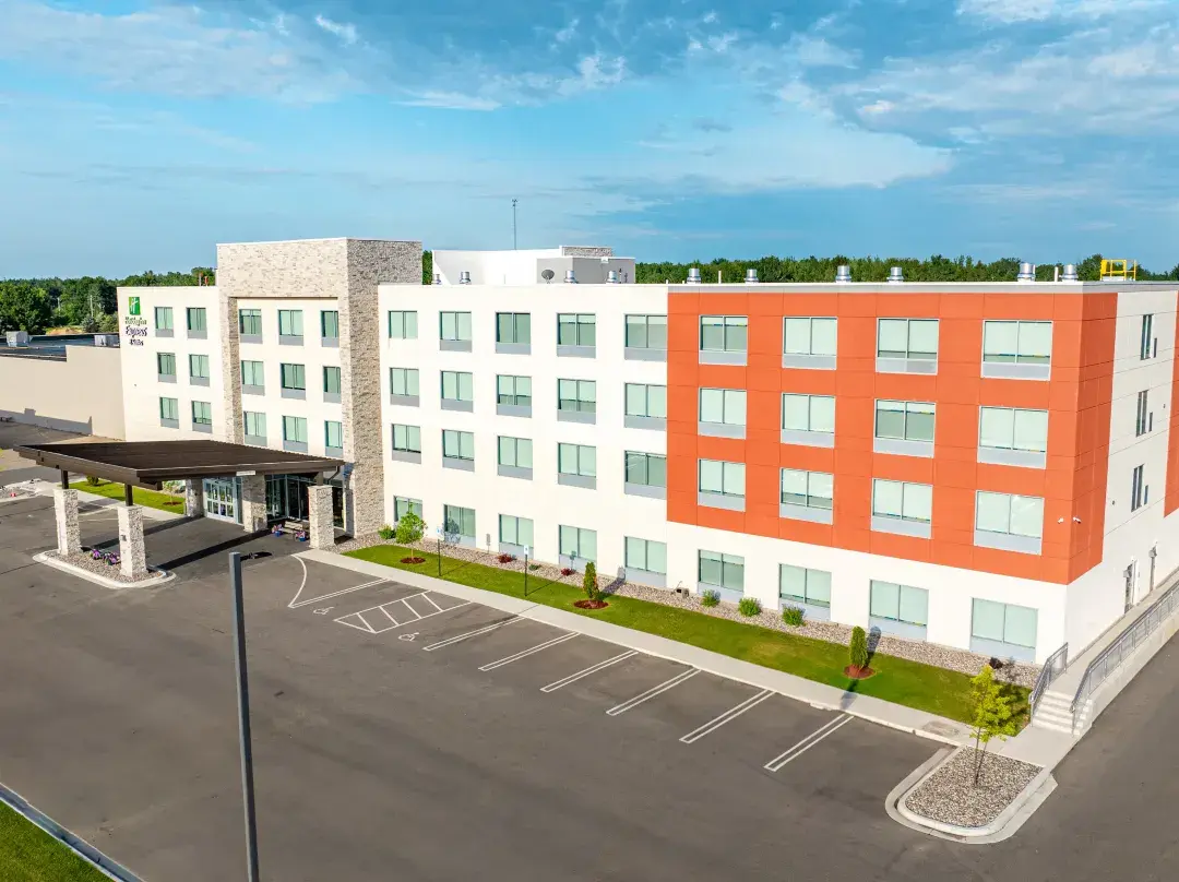 Holiday Inn Express & Suites Marinette By Ihg - Door County, WI