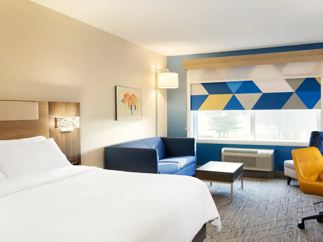 Holiday Inn Express & Suites Muncie Northwest - Muncie, IN