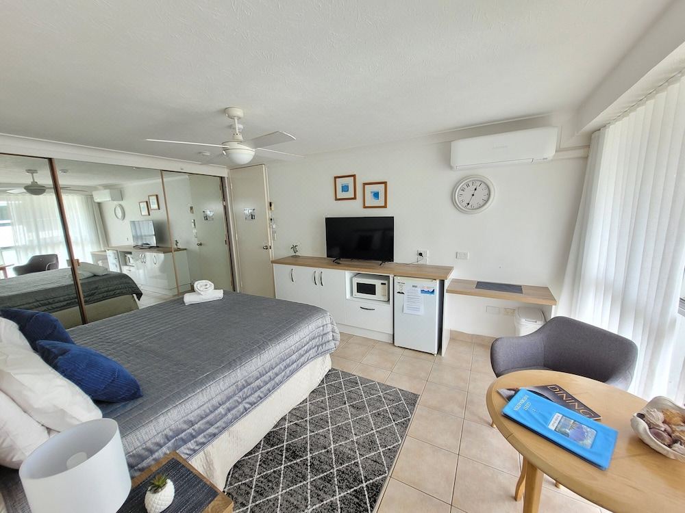 Surfers Chalet - Surfers Paradise