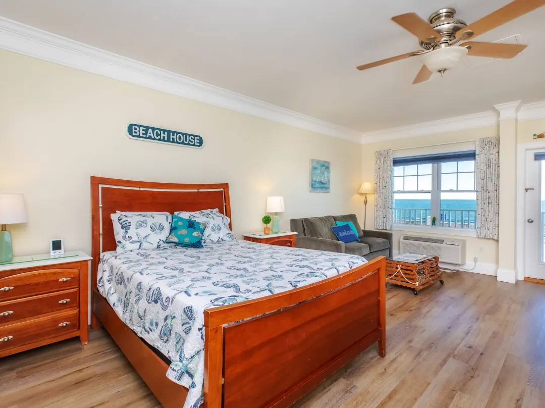 Atlantic Breeze Suites - Hampton Beach, NH