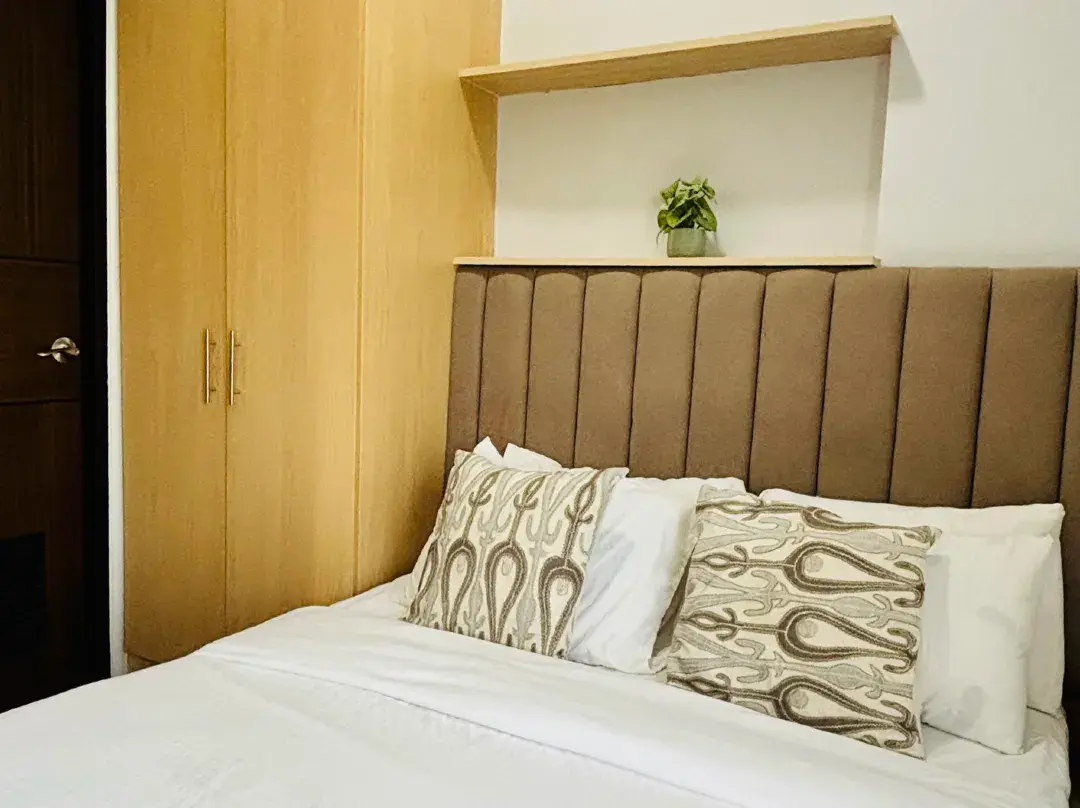 Modern-esque Room At Megaworld - Iloilo City