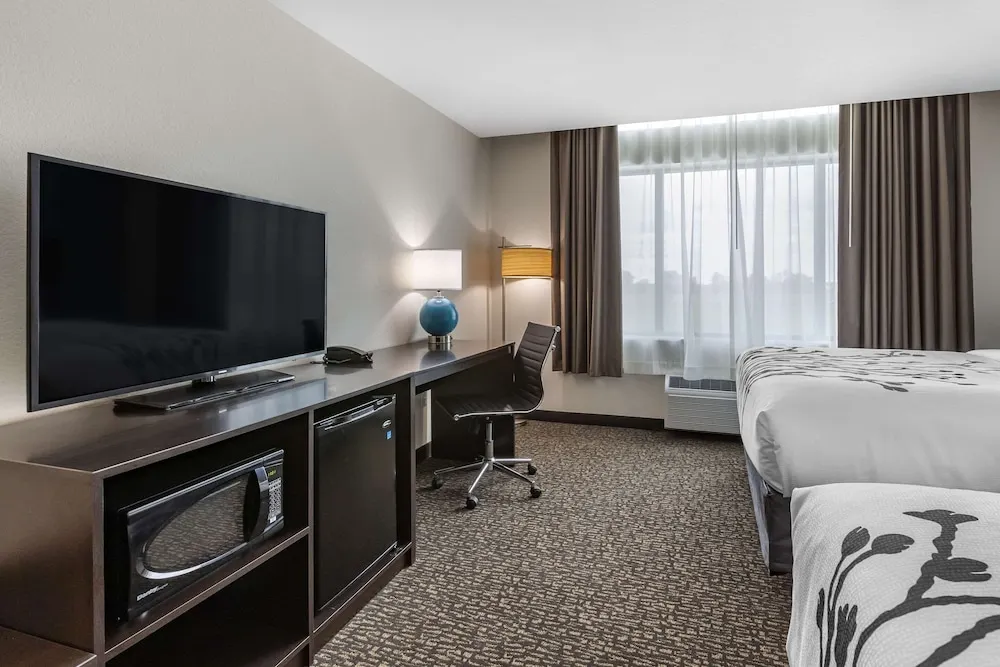 Sleep Inn & Suites Milwaukee/franklin - Milwaukee