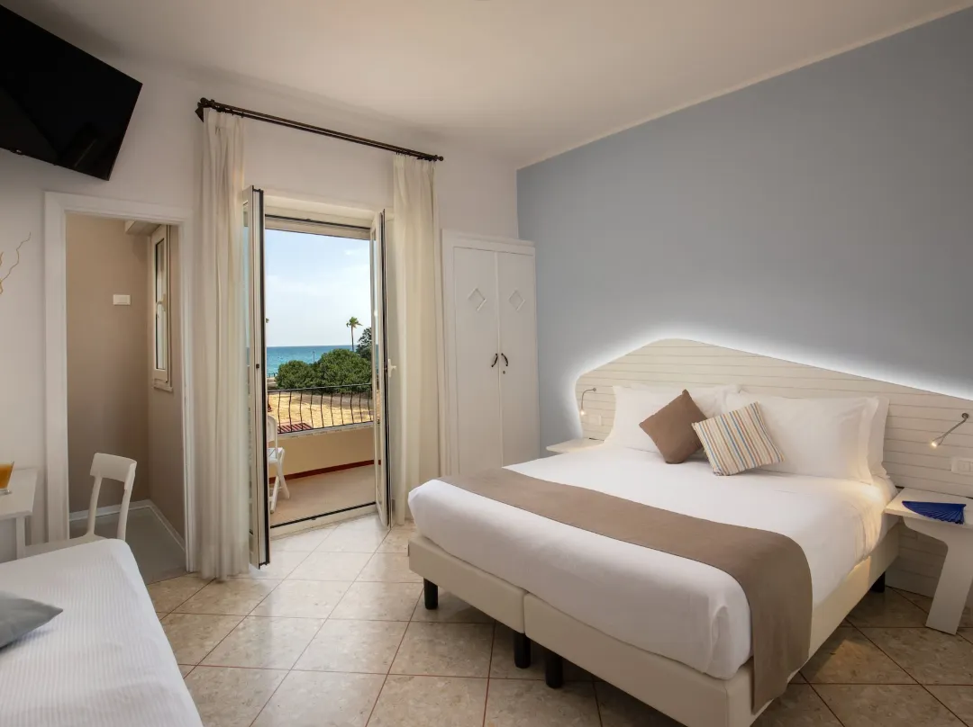 Hotel Casa Yvorio Terracina - Terracina