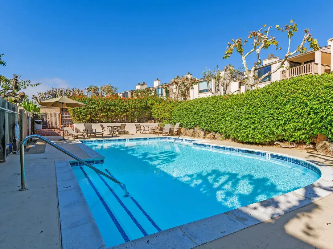 Coastal Escape With Premium Furnishings - Exquisite Blufftop Haven - Encinitas, CA