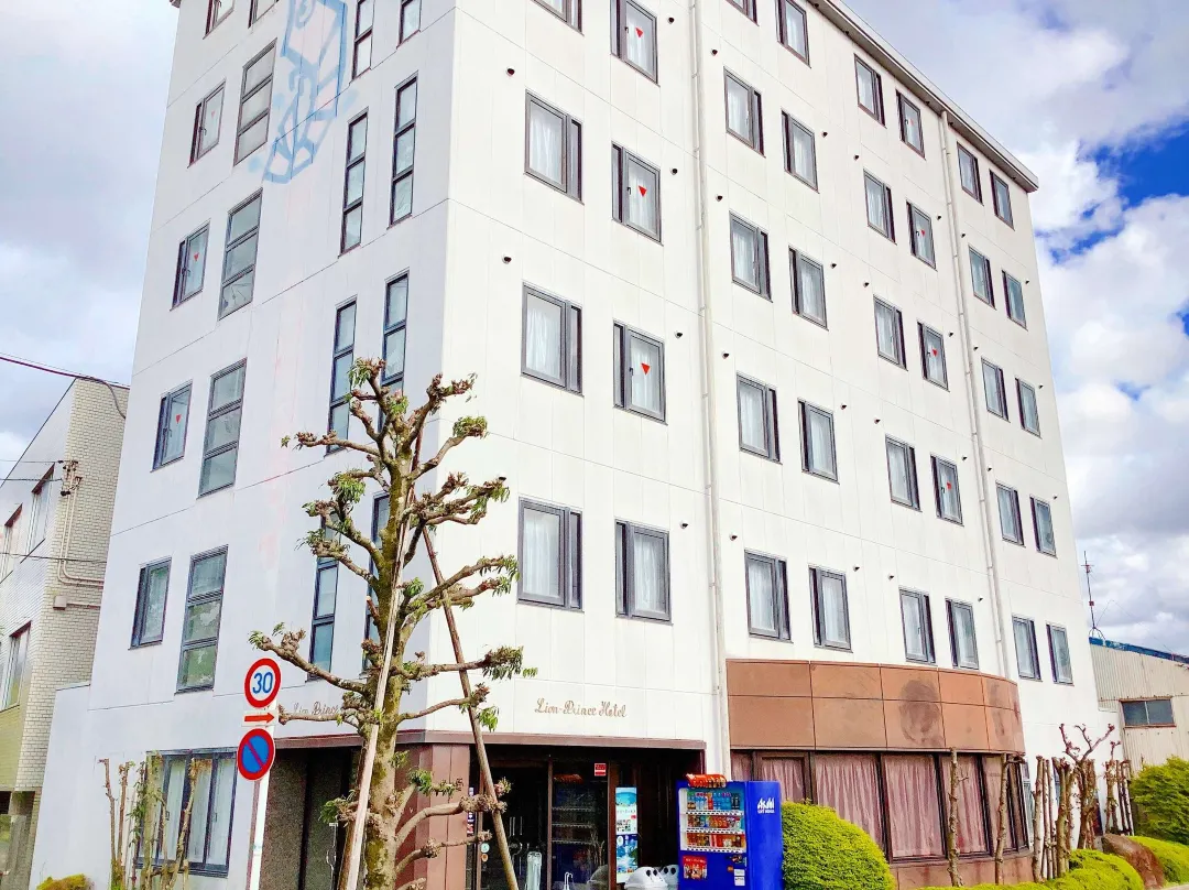 Lion Prince Hotel - Ena