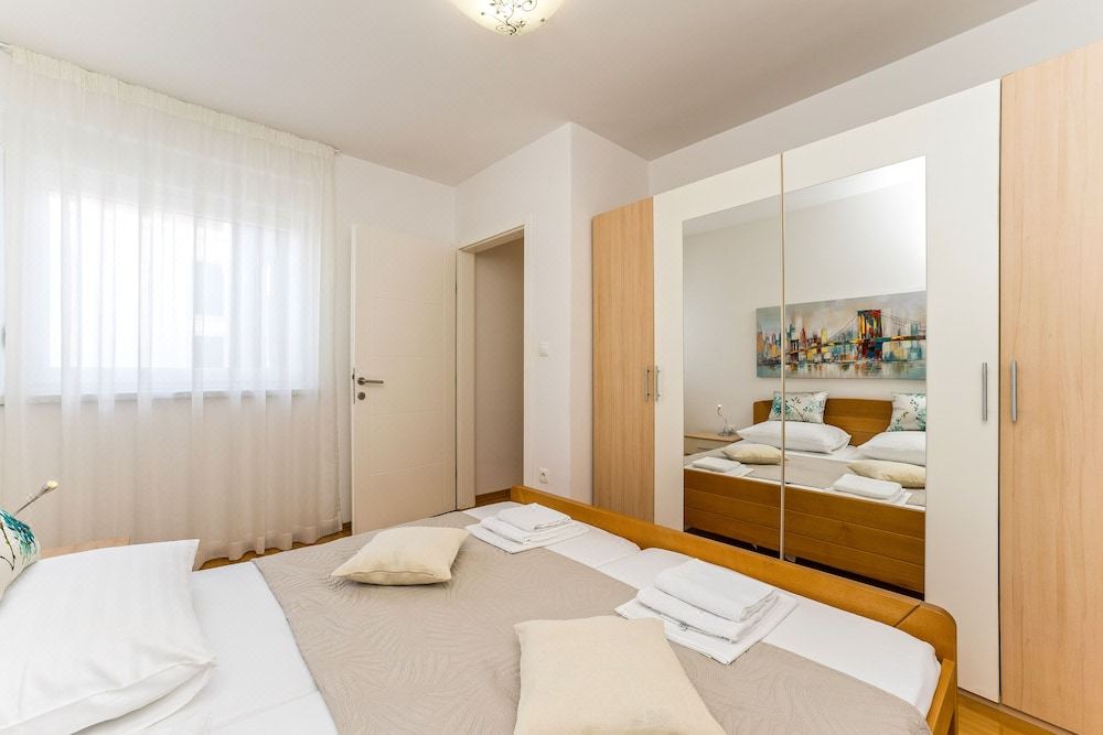 Summer Breeze Pool Apartments - Pag