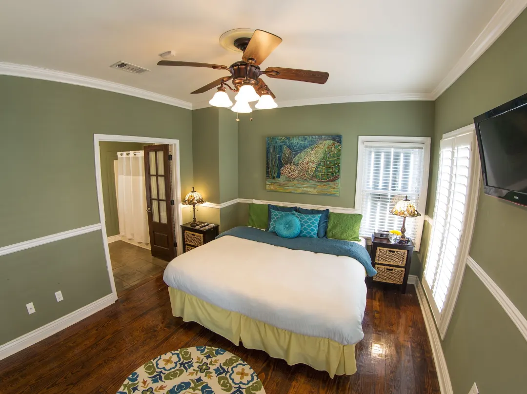 The Almanett Hotel - Biloxi, MS