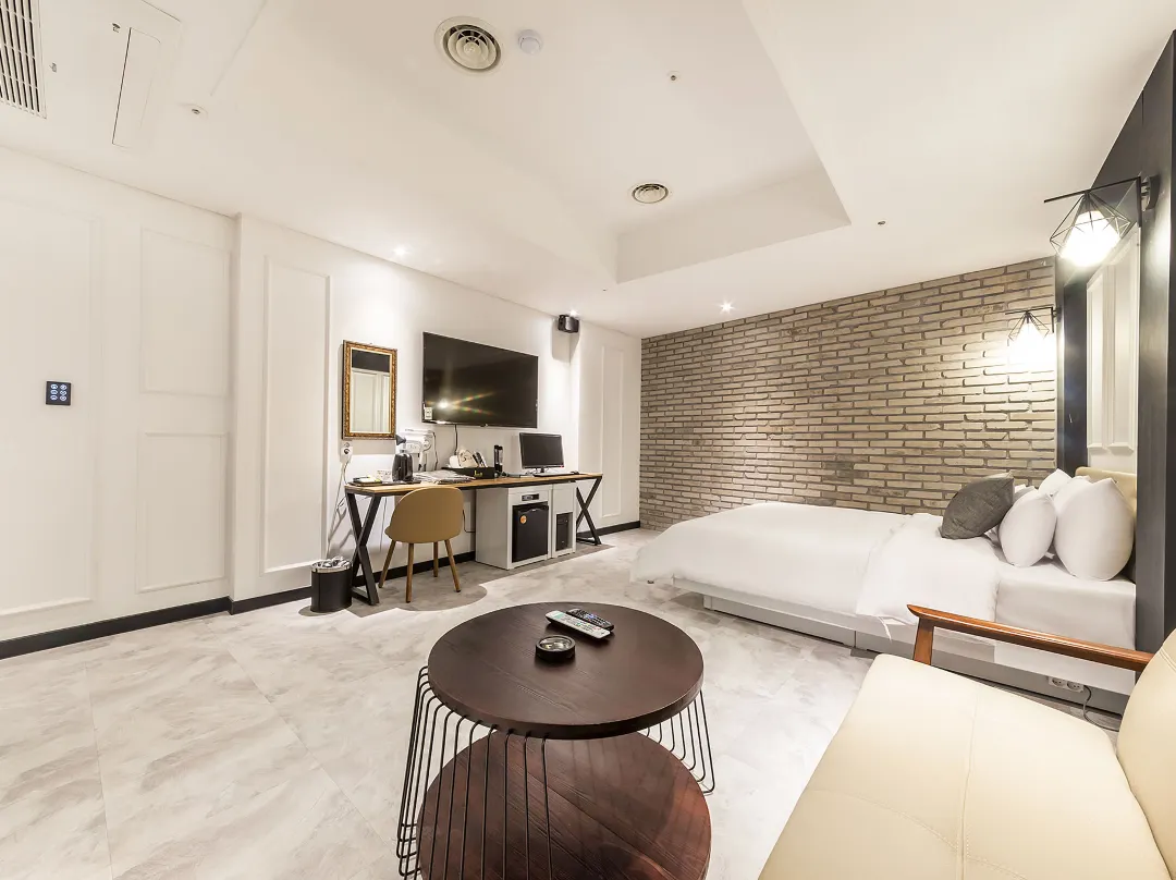 Suwon Johnny B 쟈니비) - Cheonan-si