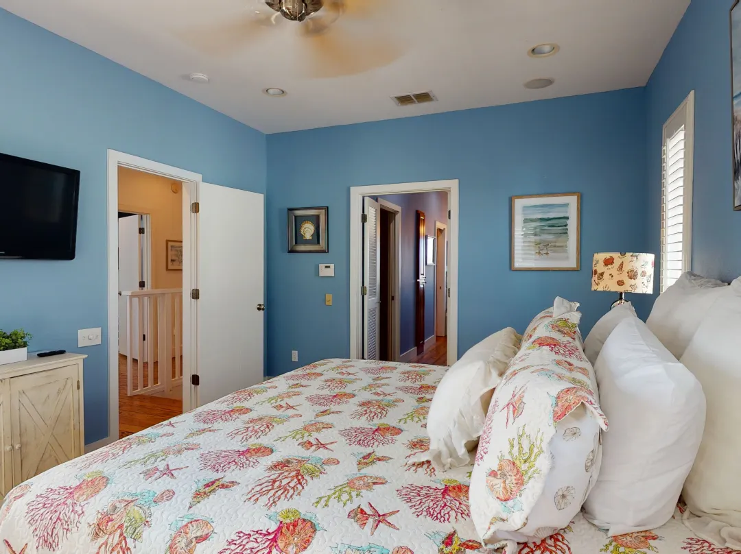 Shared Pool, In Town And Close To Shopping And Restaurants - Port Aransas, TX