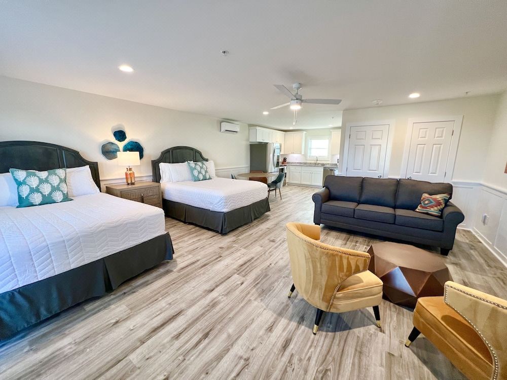 Saltwater Suites - Topsail Beach, NC