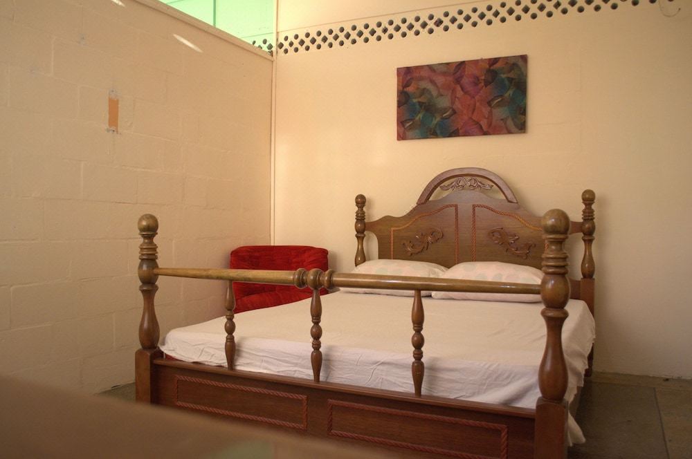 Port Lodge - Port of Spain