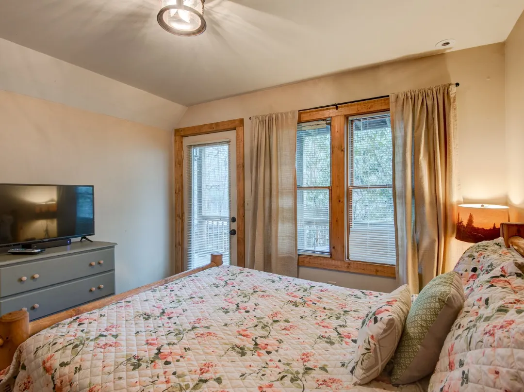 Charming Mountain Escape With Hot Tub And Scenic Deck - Cozy Retreat - 분