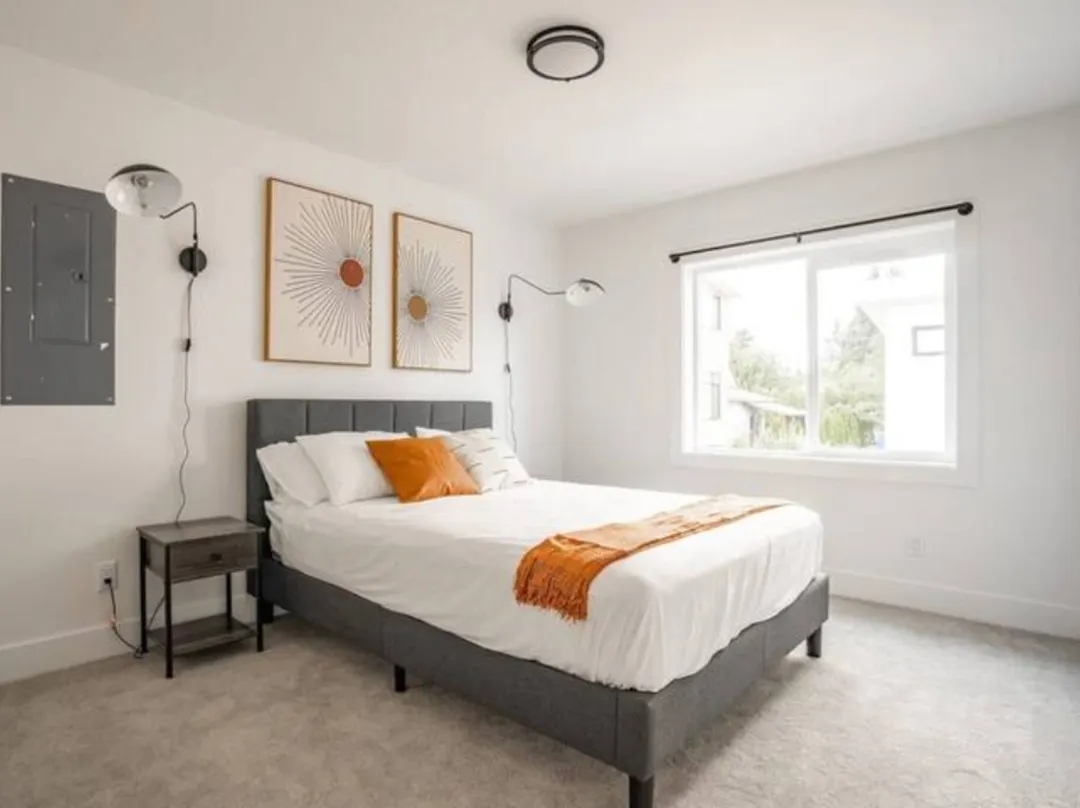 2br | Bath, Fireplace | West Seattle | Sophari - Burien, WA