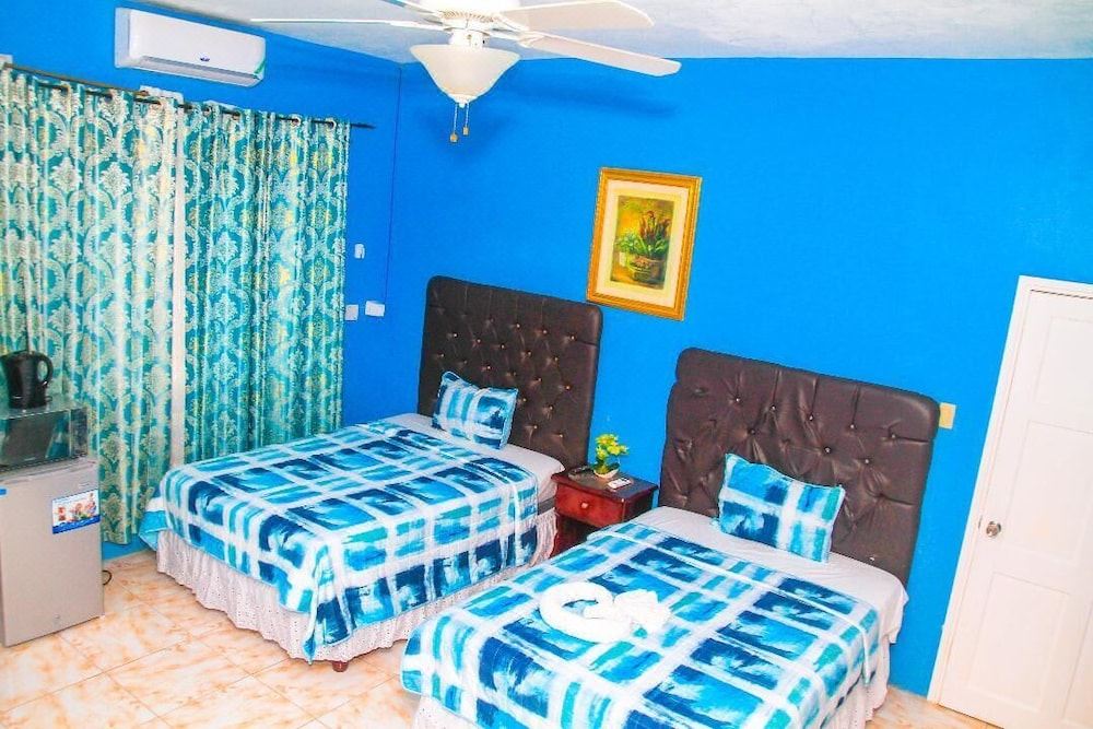 Dela De-rose Guest House Negril Jamaica - Negril