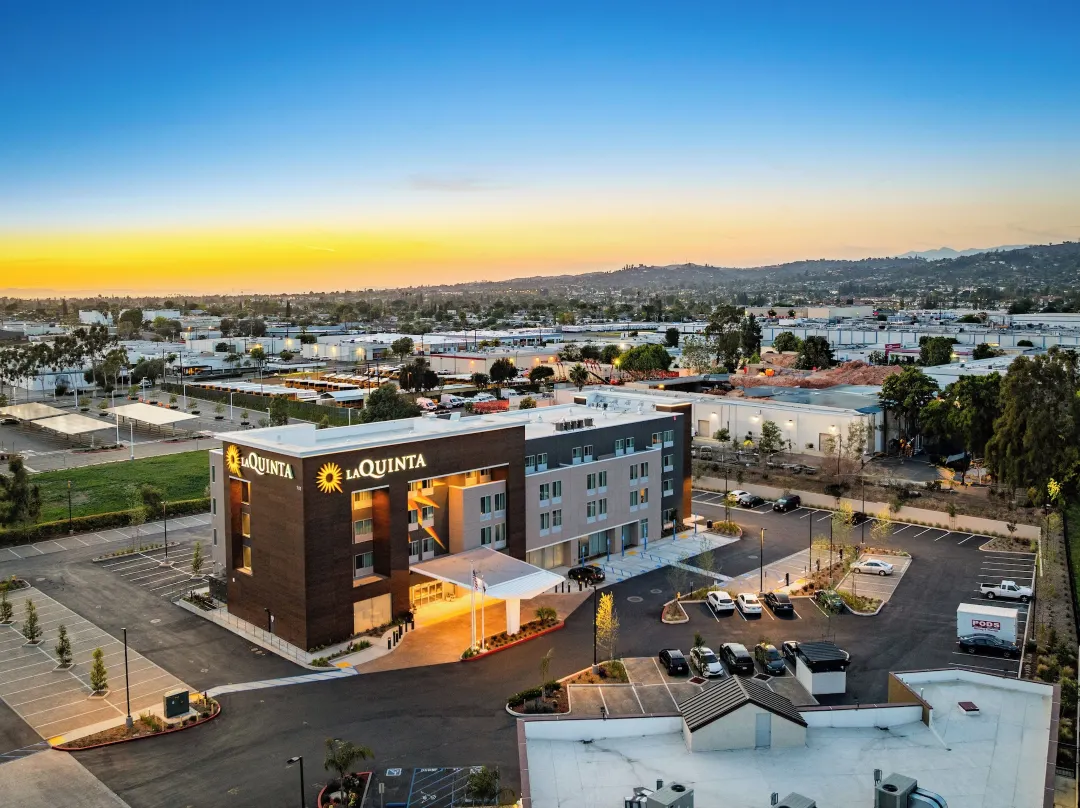 La Quinta Inn & Suites By Wyndham La Habra - Cypress, CA