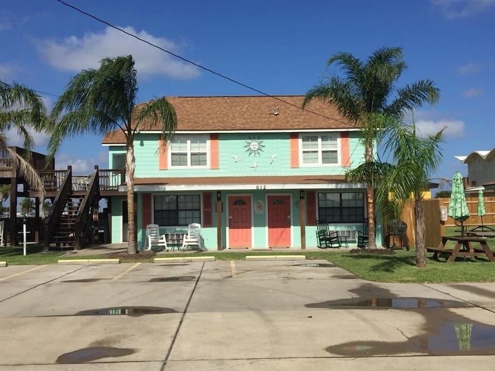 Candlelight Cottages By The Beach - Rockport, TX
