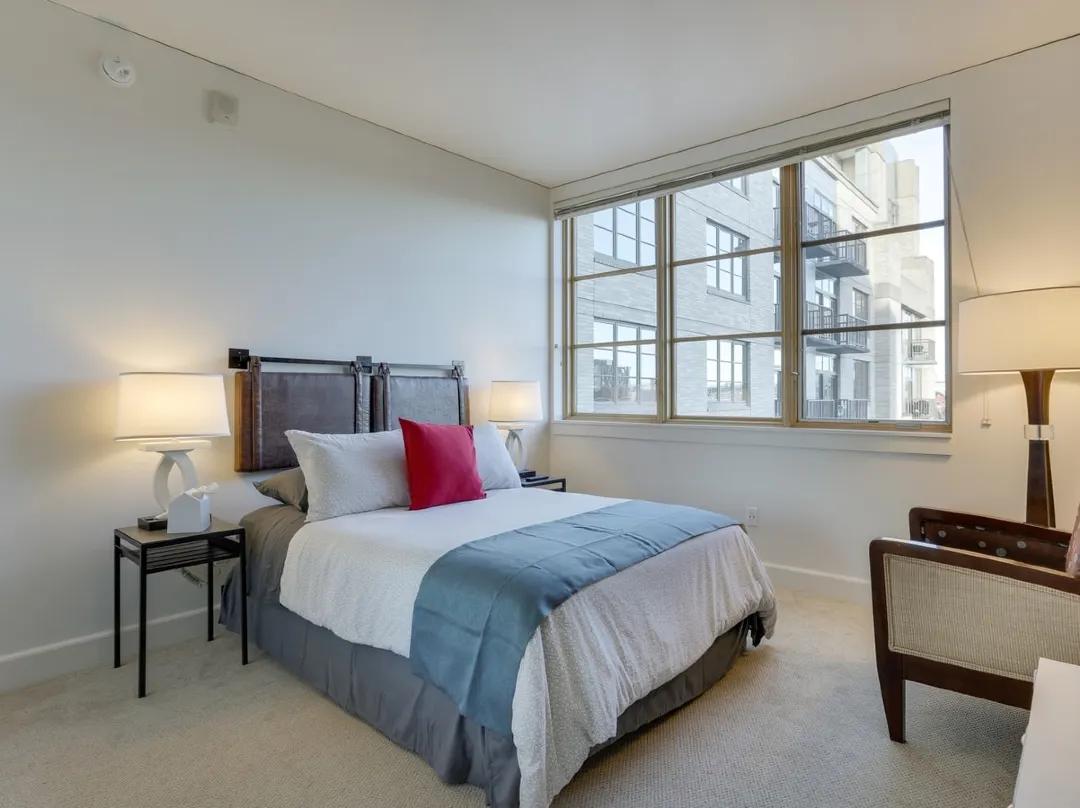 Spacious, Downtown Location – Great For Work And Relaxing! - Portland, OR