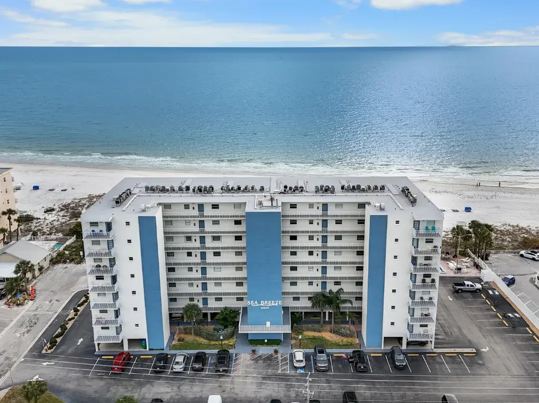 Breathtaking Oceanfront Haven- Balcony, Heated Pool, Spa - Treasure Island, FL